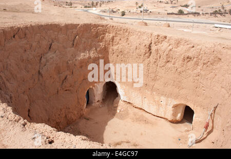 Matmata, Tunisie. Maison Troglodyte creusé dans le désert Photo Stock ...