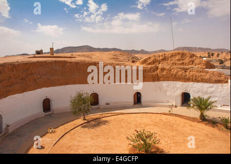 Matmata, Tunisie. Maison Troglodyte creusé dans le désert Photo Stock ...