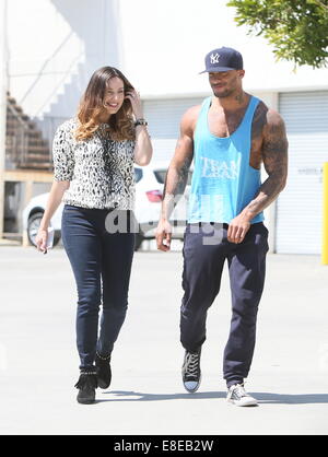 Kelly Brook et un torse nu David McIntosh vu bicyclette autour de Los ...