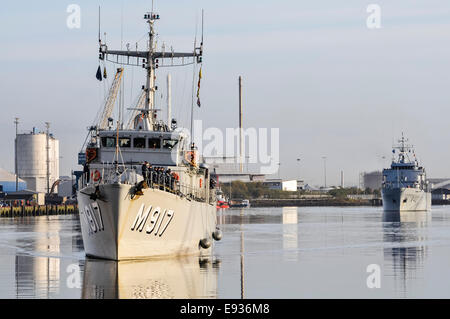 Démineur de la Marine belge M917 Crocus BNS arrive sur la Tamise à ...
