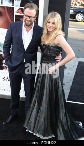 LOS ANGELES - 21 AOÛT : Leonard Maltin, Donelle Dadigan, Elliott Gould ...