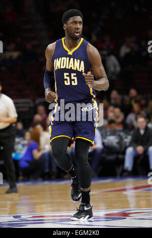 20 février 2015 : L'attaquant des Pacers de l'Indiana Luis Scola (4) et ...