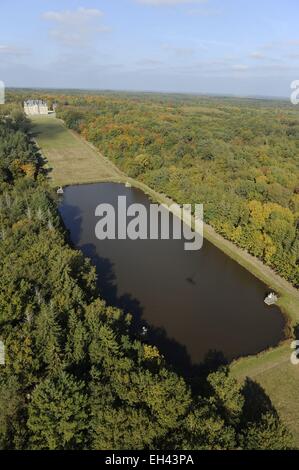 La France, Cher, Neuvy sur Barangeon, château (vue aérienne Photo Stock ...