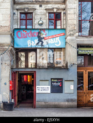 Clärchens Ballhaus, salle de bal, salle de danse et un restaurant dans ...