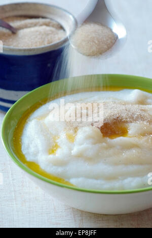 Bouillie de farine de maïs est une commune très repas petit déjeuner en ...