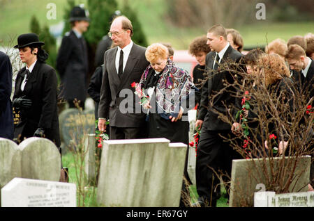 La famille de l'assassiné teen Suzanne Capper est arrivé à ses ...