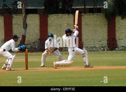 S'entraîner pour les jeux x. Prise de vue en longueur d'un adolescent à ...