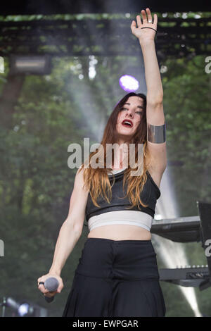 20 juin 2015 - Dover, Floride, États-Unis - Singer ZOLA JESUS effectue ...