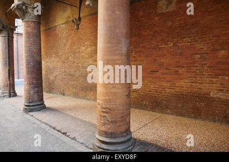 Colonnes en brique Photo Stock - Alamy