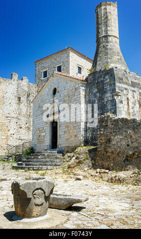 Le château d''Ulcinj dans la vieille ville d'Ulcinj, sur la côte ...