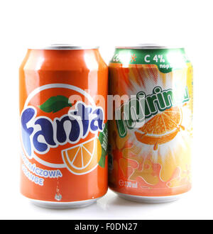 Sofia, Bulgarie - 11 août 2015 : Coca-Cola isolé sur fond blanc. Coca ...