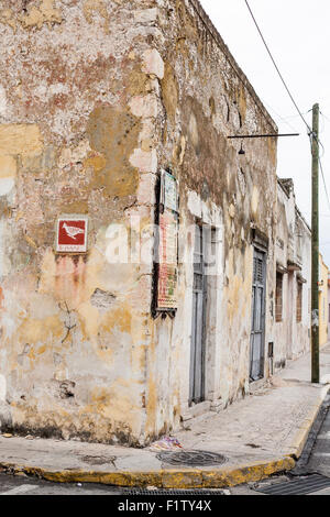 El Cardenal : Street Sign pictographique dans Merida. Une photo d'un ...