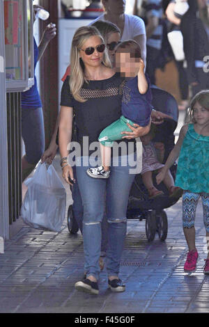 Sarah Michelle Gellar à déjeuner avec une famille avec : Sarah Michelle ...