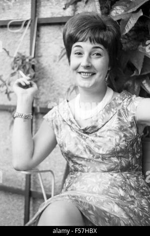 Deutsche Schlagersängerin Renee Franke, auf der Terasse, Deutschland ...
