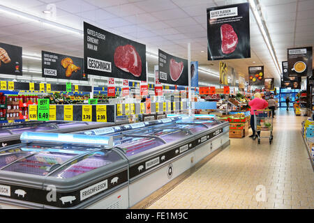À l'intérieur du magasin Lidl Photo Stock - Alamy