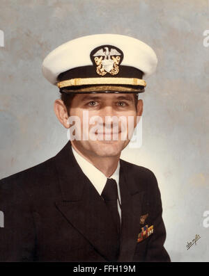 James Ruffer a commencé sa carrière militaire dans le corps des Marines ...