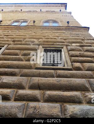 Détails de l'Palazzo Strozzi à Florence, Italie. Un palais symétrique ...
