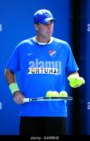 Ivan Lendl, entraîneur d'Andy Murray, regarde son match contre les Nuno ...