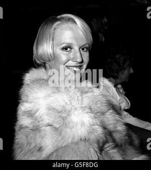 1976: Miss Rhodesia, Jane Bird, 22 ans, révèle sa silhouette flatteuse ...