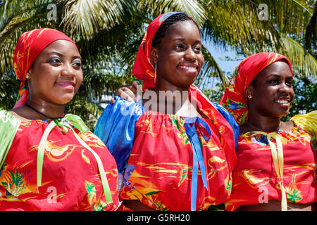 Miami Beach Florida, danse haïtienne danseurs costumes de danse, folk ...