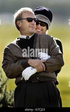 Kevin et Christine Costner sur l'ancien parcours du Royal & Ancient, St ...