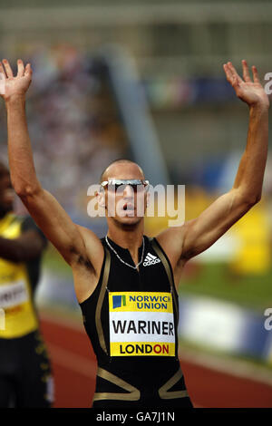 Jeremy Wariner, des États-Unis, remporte le 400m masculin du Grand Prix ...