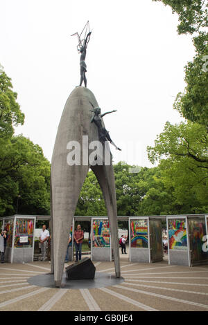 A statue of "genbaku no ko no zo", literally "Statue of the Children of ...