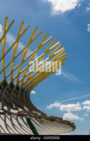Structure courbe en bois : Bâtiment avec architecture moderne Photo ...
