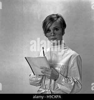 Deutsche Sängerin und Schauspielerin Inge Brück, Deutschland 1960 er ...