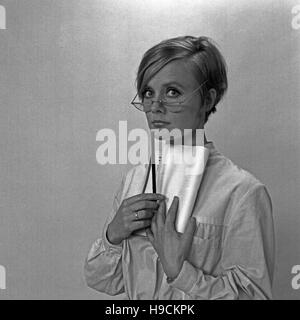 Deutsche Sängerin und Schauspielerin Inge Brück, Deutschland 1960 er ...