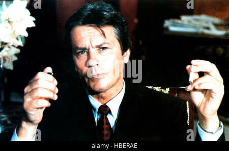 NE REVEILLEZ PAS UN FLIC QUI DORT, (aka LET SLEEPING FLICS LIE), Nar ...