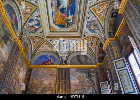 Rome. L'Italie. Villa Farnesina. Triomphe de Galatée, 1512, fresque de ...