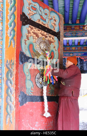 Lhassa : monastère de Nechung - ancien siège de l'oracle d'état du ...