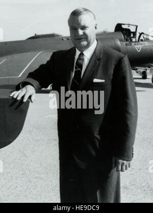 L. Clarence "Kelly" Johnson, designer en chef chez Lockheed's secret ...