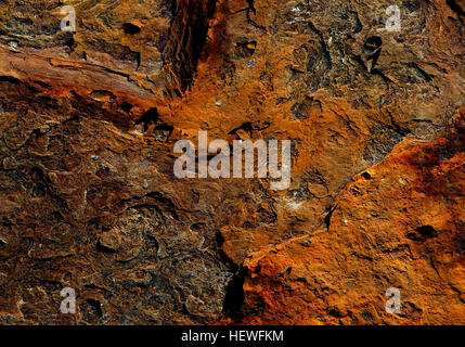 La rouille est un oxyde de fer, oxyde rouge généralement formé par la ...