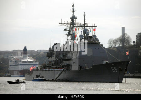 Croiseur de missiles guidés, drapeaux de signalisation, USS Vicksburg ...