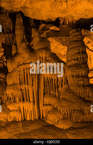 Les stalagmites dans les grottes Lehman Parc National du Grand Bassin ...