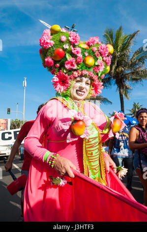 L'humour à Rio de Janeiro le carnaval de rue - Paz en portugais ...