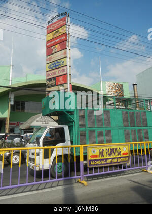 MacArthur Highway est une route majeure aux Philippines, passant par ...