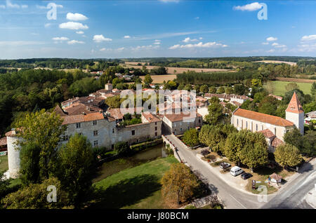 Photo aérienne du village de Fourcès dans le Gers, Sud-ouest de la ...