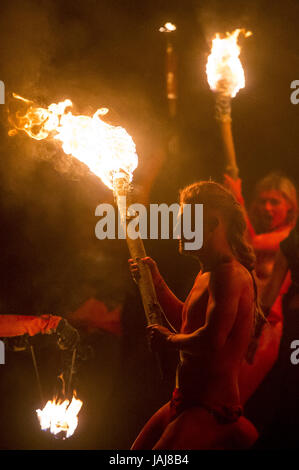 Des scènes de la 30e cérémonie annuelle de Beltane Fire Festival qui a ...