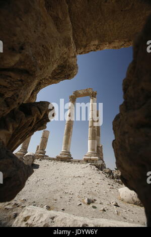 Les ruines de la citadelle Jabel al Qalah dans la ville Amman en ...