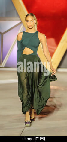 CANNES, FRANCE - 21 MAI : Jasmine Trinca, Tecla, Valeria Golino ...