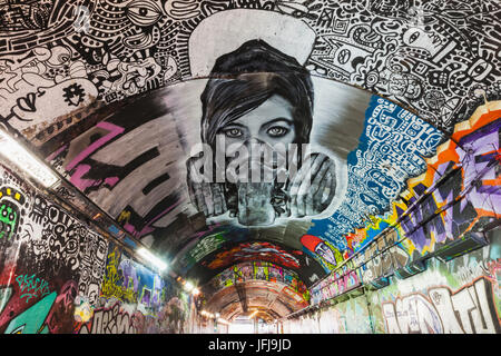 L'Angleterre, Londres, Lambeth, Waterloo, Leake Street, Graffiti et l ...
