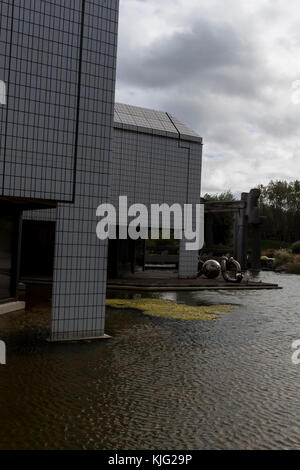 France, Nord, Dunkerque, jardin de sculptures du LAAC (lieu d'Art et ...