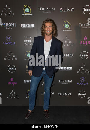 MIAMI BEACH, FL - 6 novembre : Cole Monahan est vu à la "Célébration de ...