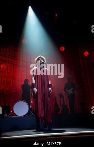 La Norvège, Bergen - décembre 4, 2017. La chanteuse et compositrice ...