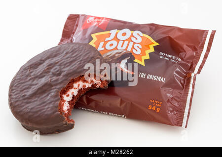 Un Jos Louis (Jos. Louis), confection d'un gâteau composé de deux ...