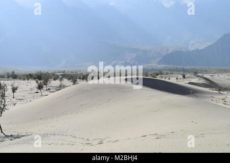 Le plus élevé du monde désert froid Photo Stock - Alamy