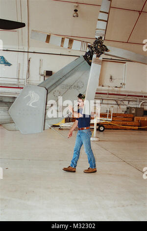 UH-1Z helo Cobra MD à Patuxent River. 6/2001 Photo byJohn Williams ...